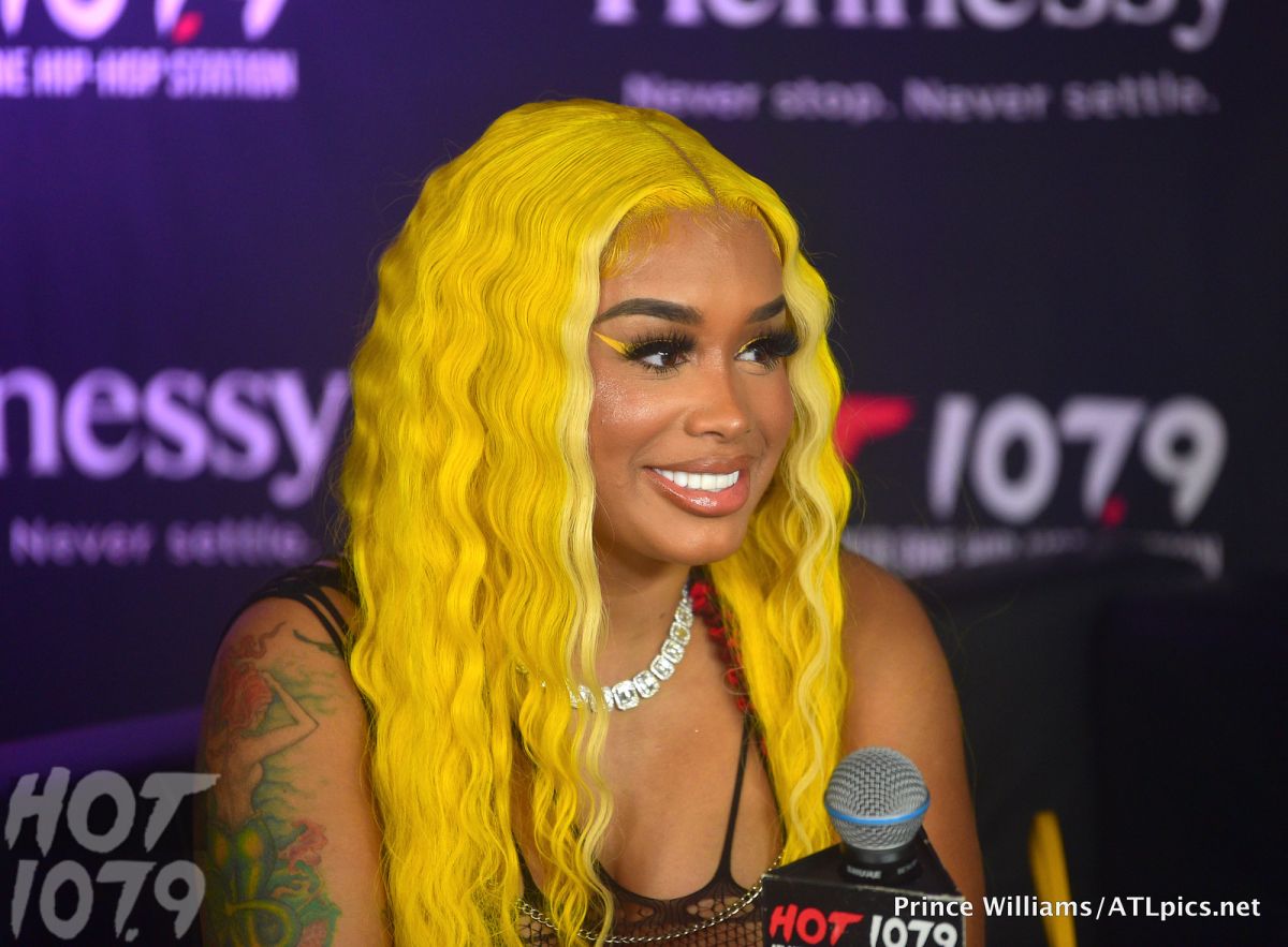 Dream Doll Takes Birthday Bash 25